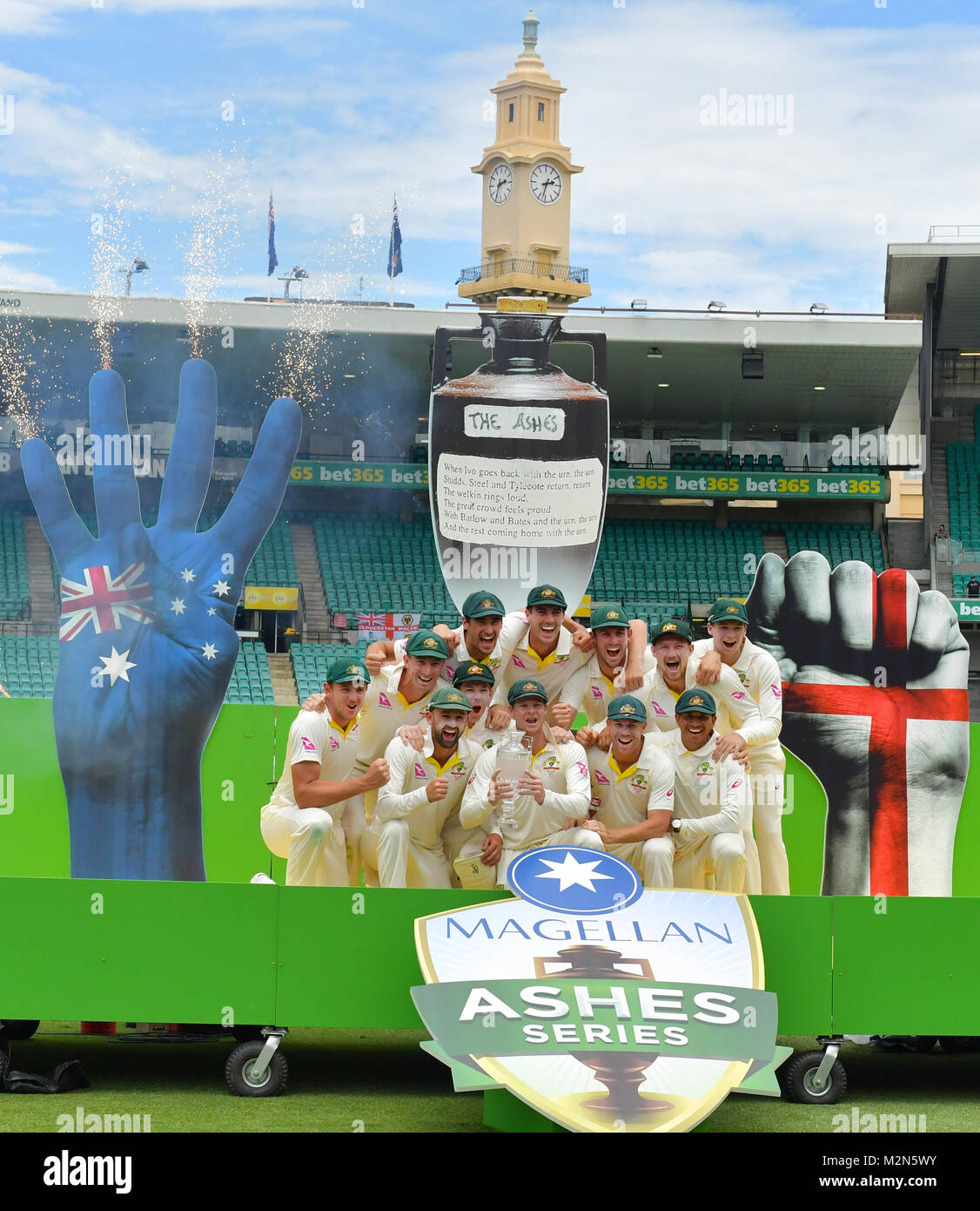 Ashes cricket urn hi-res stock photography and images - Alamy