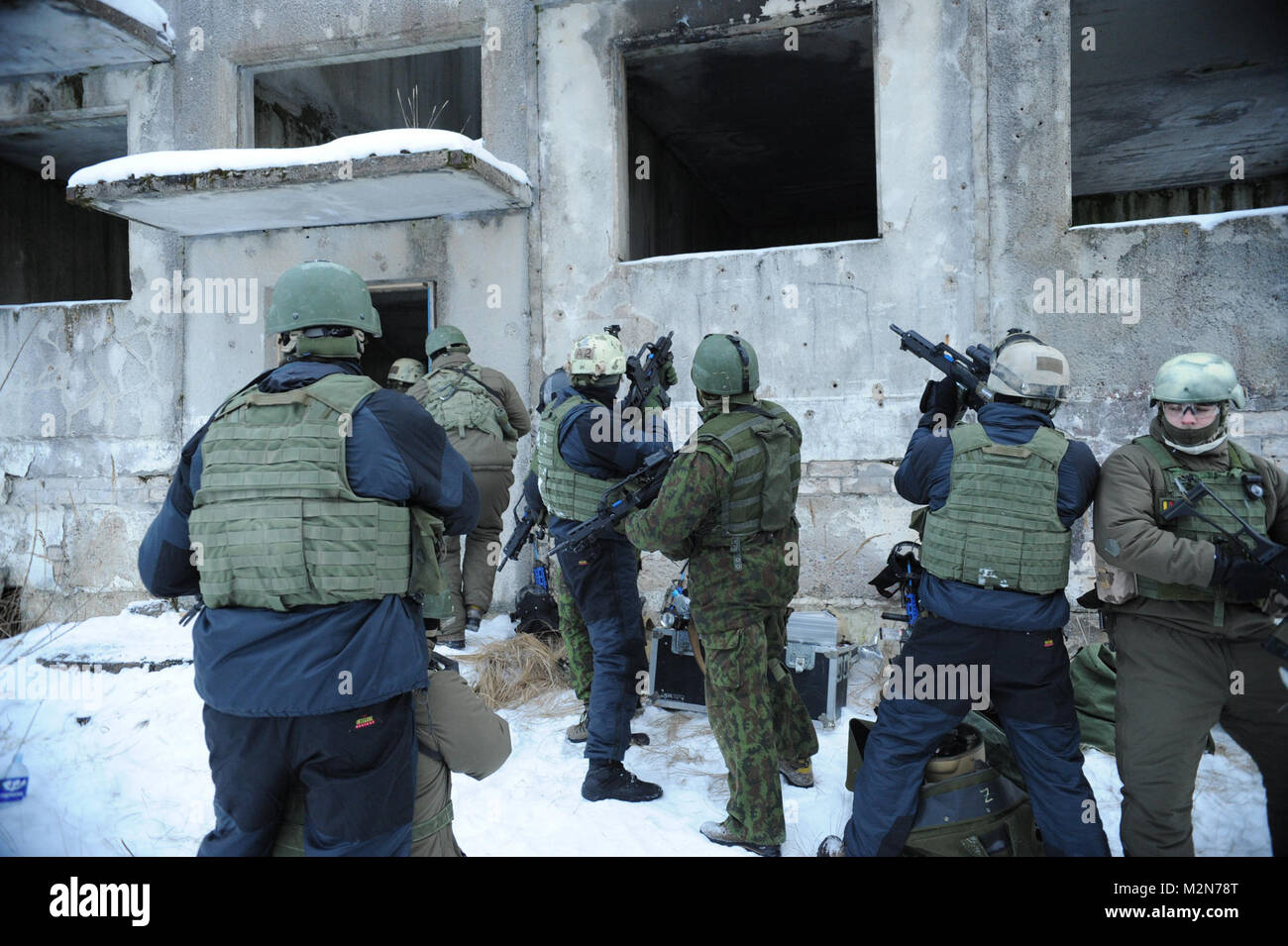 Lithuanian Special Operation Forces (SOF) soldiers conduct a simulation ...