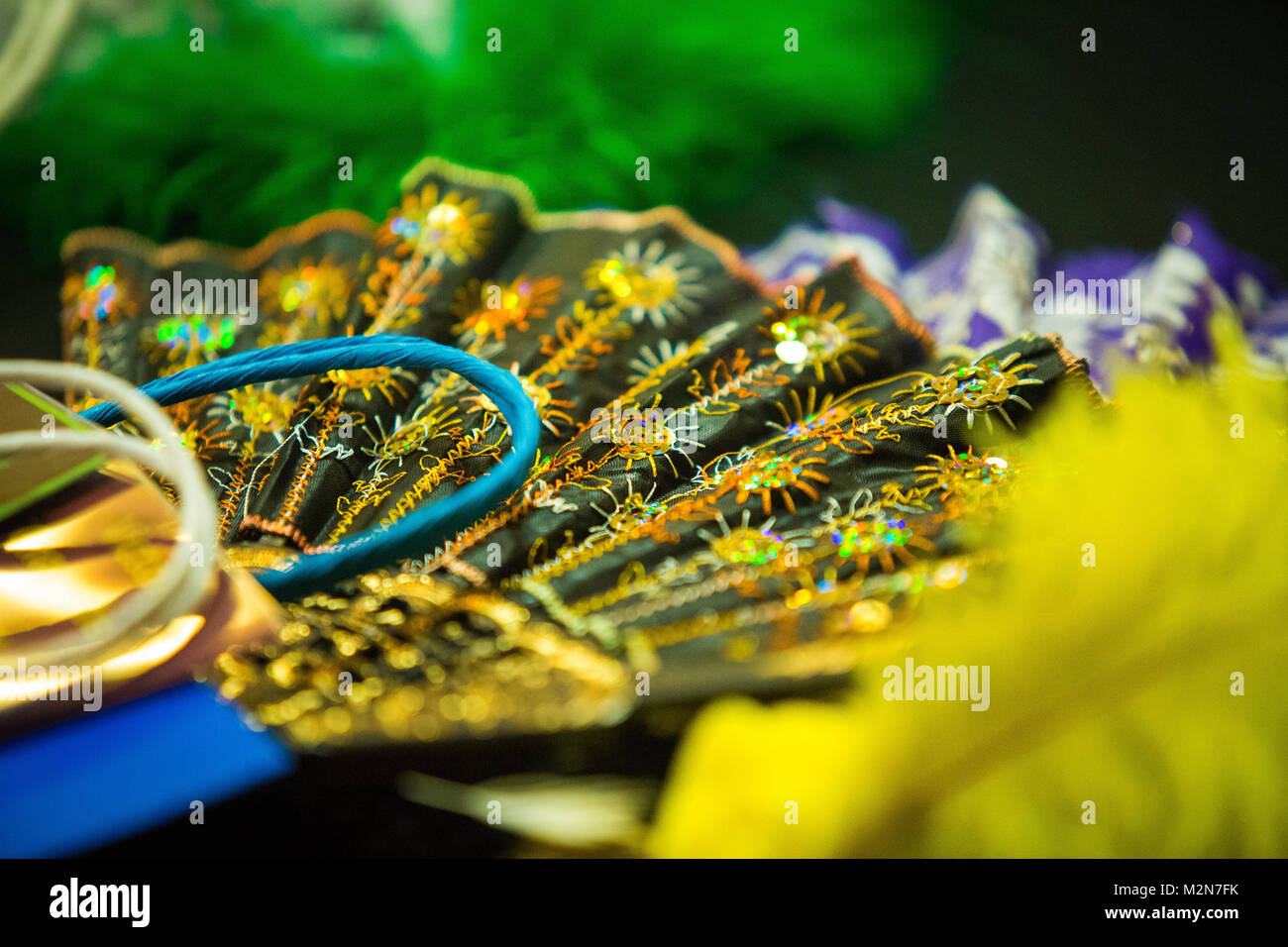 Yellow chinese fan hi-res stock photography and images - Alamy