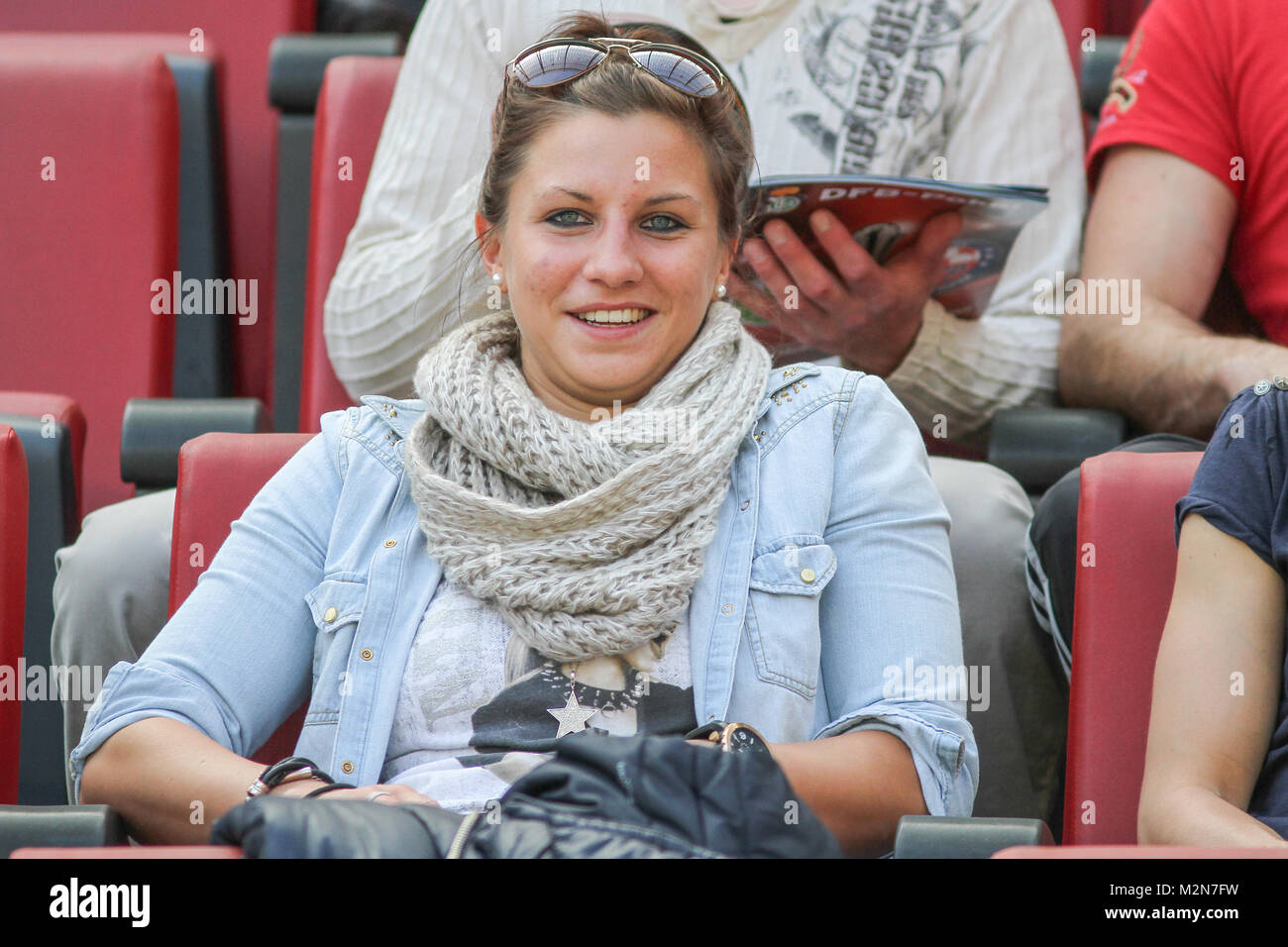 Zuschauerin hi-res stock photography and images - Alamy