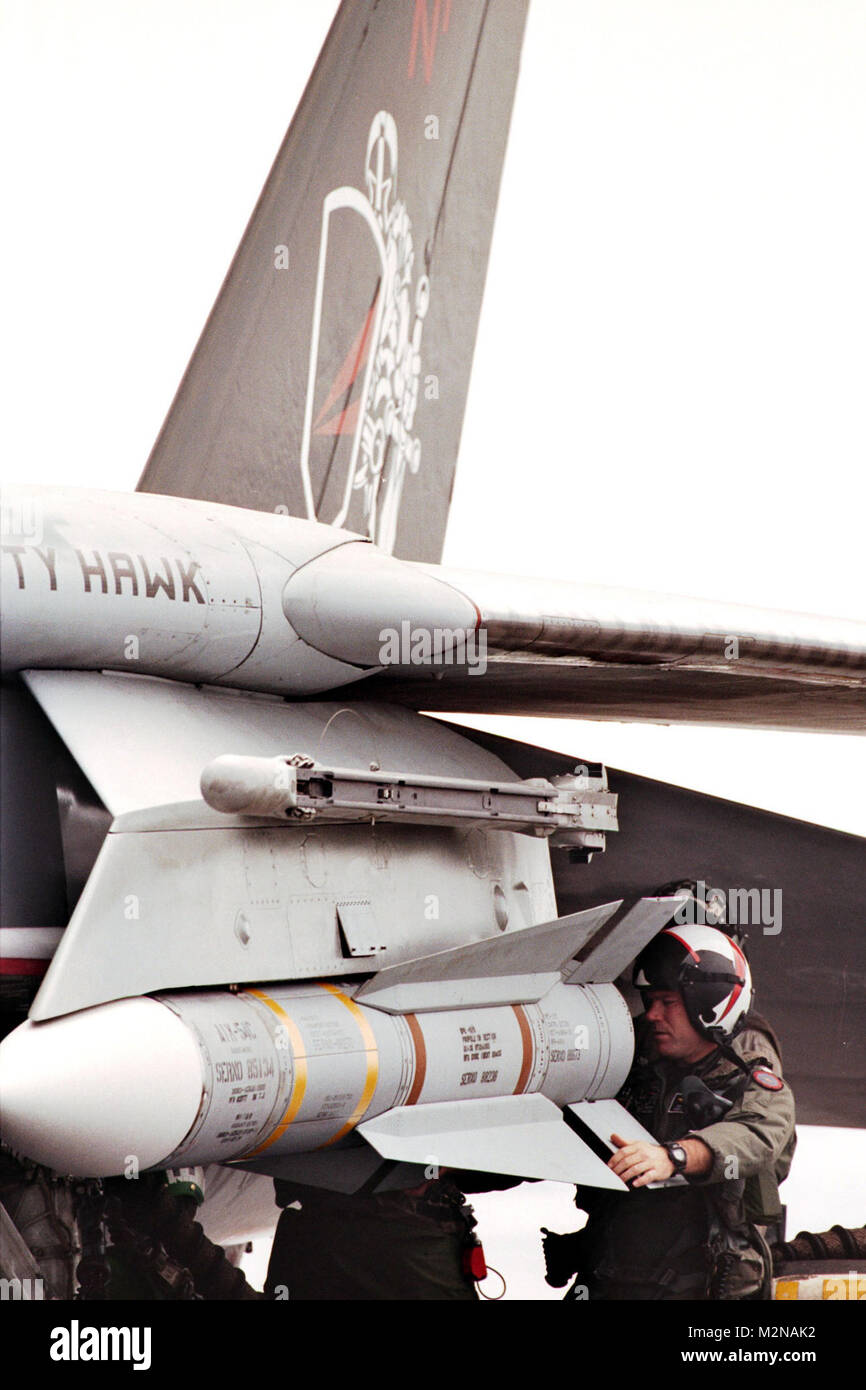 Aim 54c hi-res stock photography and images - Alamy