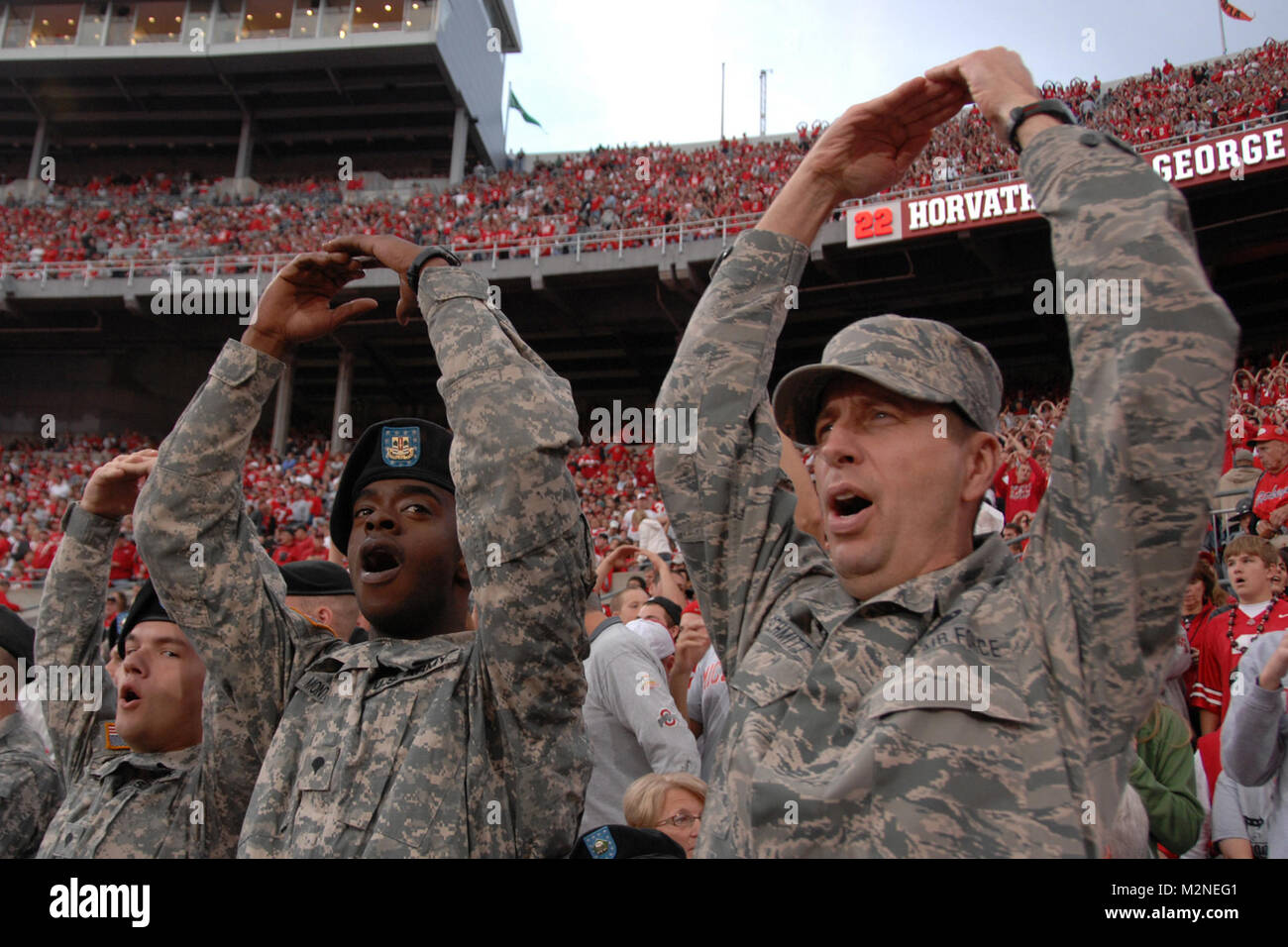 101113-A-6303K-015 Columbus, OH (November 13, 2010) – Air Force Chief ...