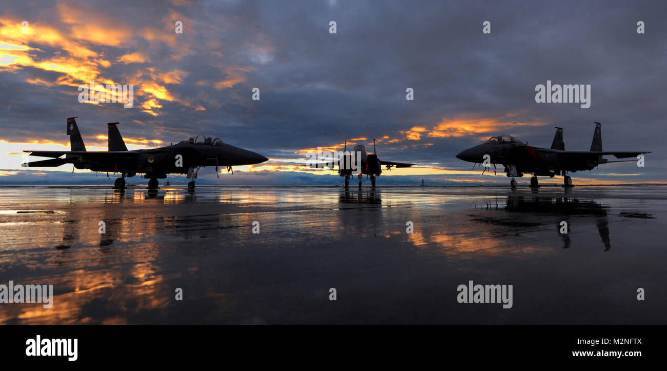 F-15E Strike Eagle (U.S. Air Force photo/Senior Airman Debbie Lockhart ...