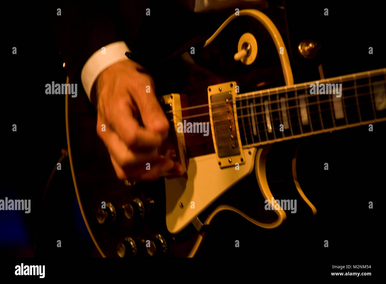 Simpson horns hi-res stock photography and images - Alamy