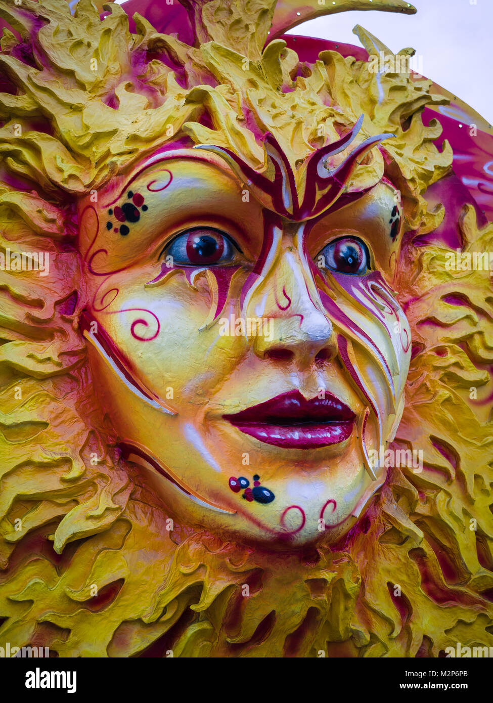 Golden sun mask hi-res stock photography and images - Alamy