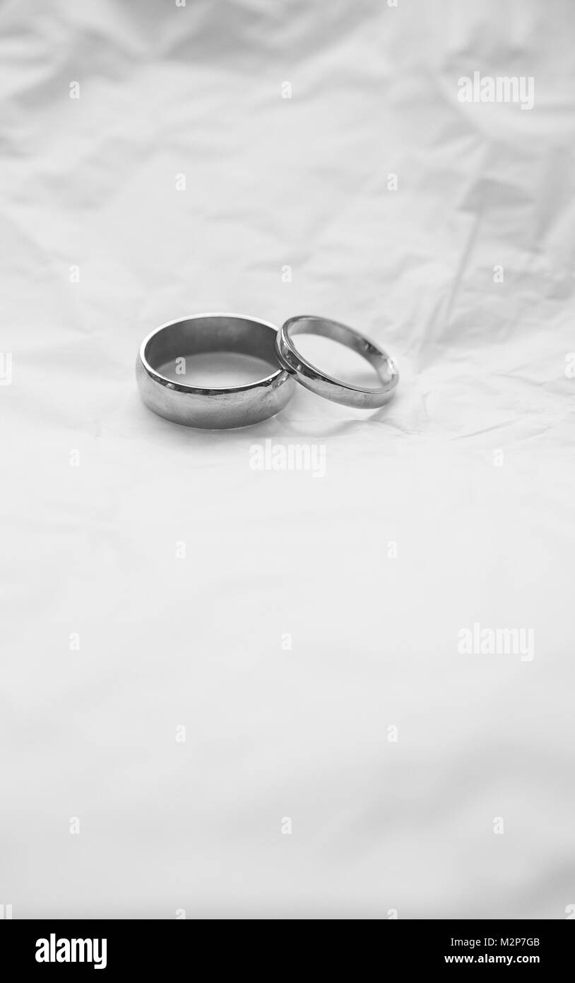 Marriage rings hi-res stock photography and images - Alamy