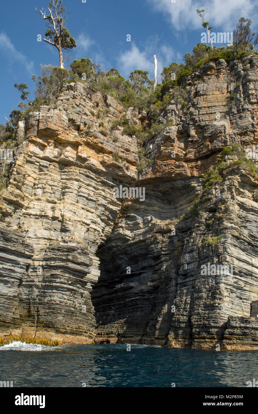 Arch in Waterfall Bay, Tasman NP, Tasmania, Australia Stock Photo - Alamy