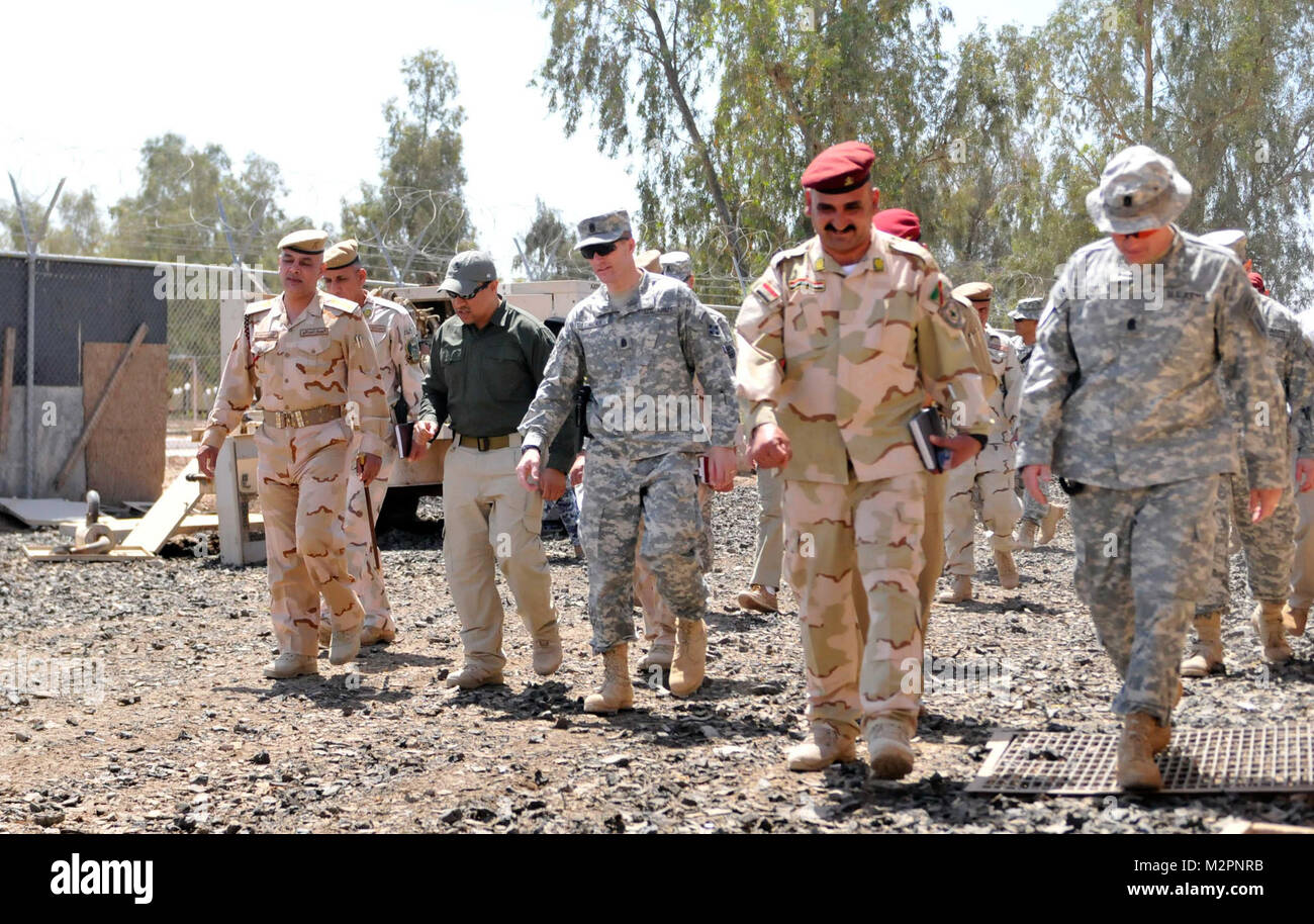 U.S. and Iraqi Sergeants Major discuss NCO Education System CAMP TAJI ...