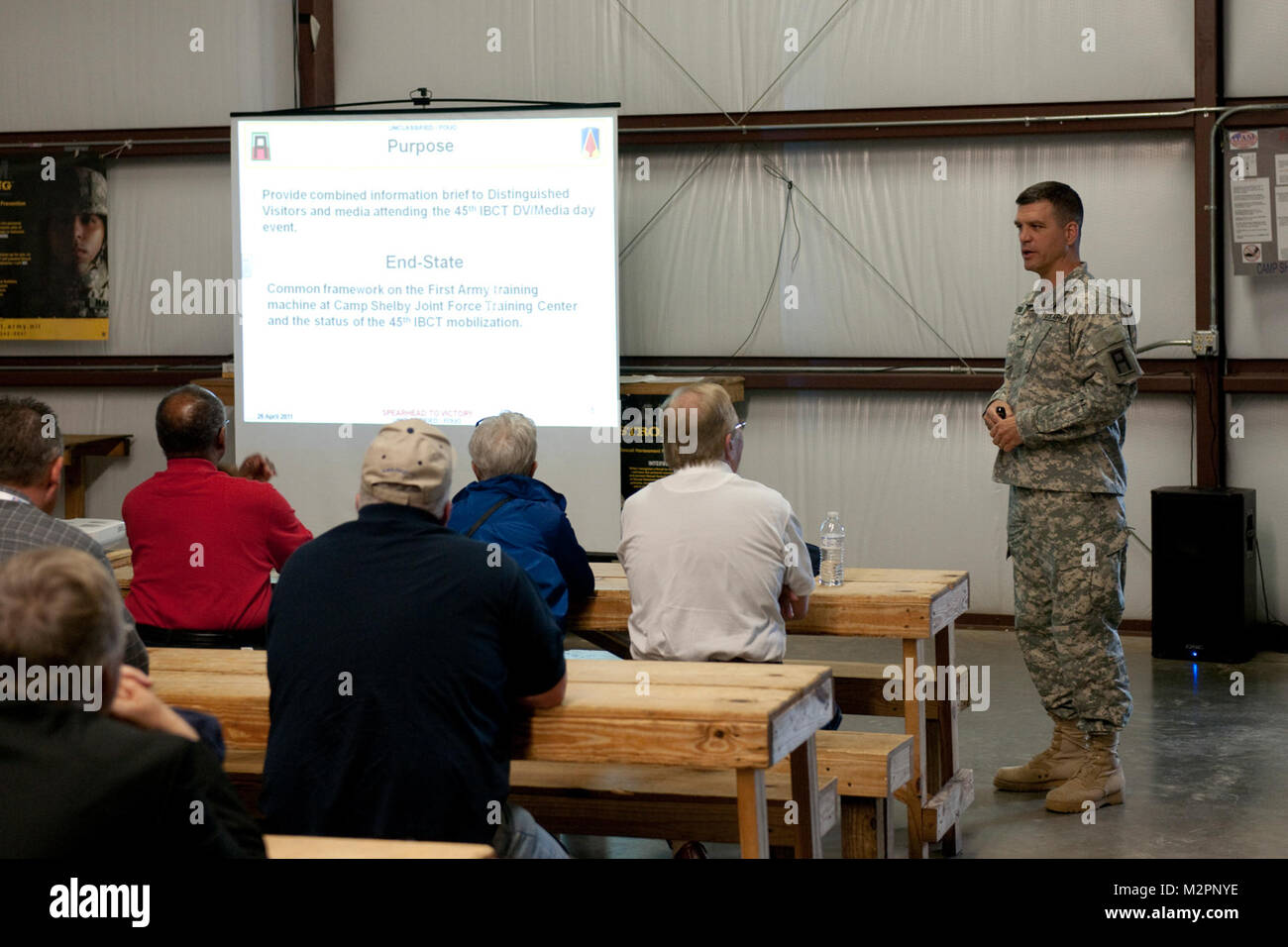 ESGR Boss Lift 04 11 004 by Oklahoma National Guard Stock Photo - Alamy