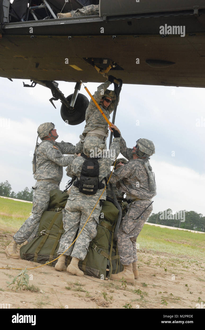 Soldiers of the 45th IBCT participate in sling load training with ...
