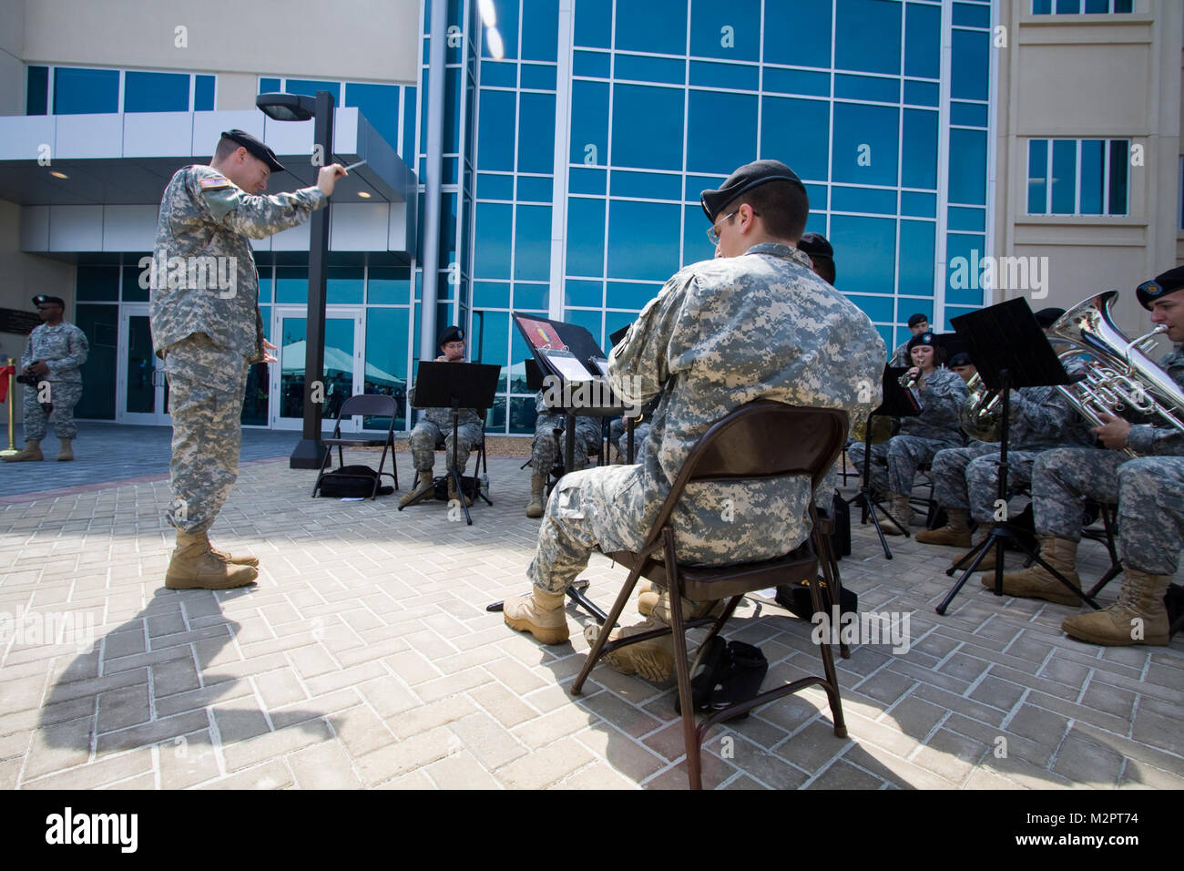 Members of the Army Training and Doctrine Command play ceremonial music ...