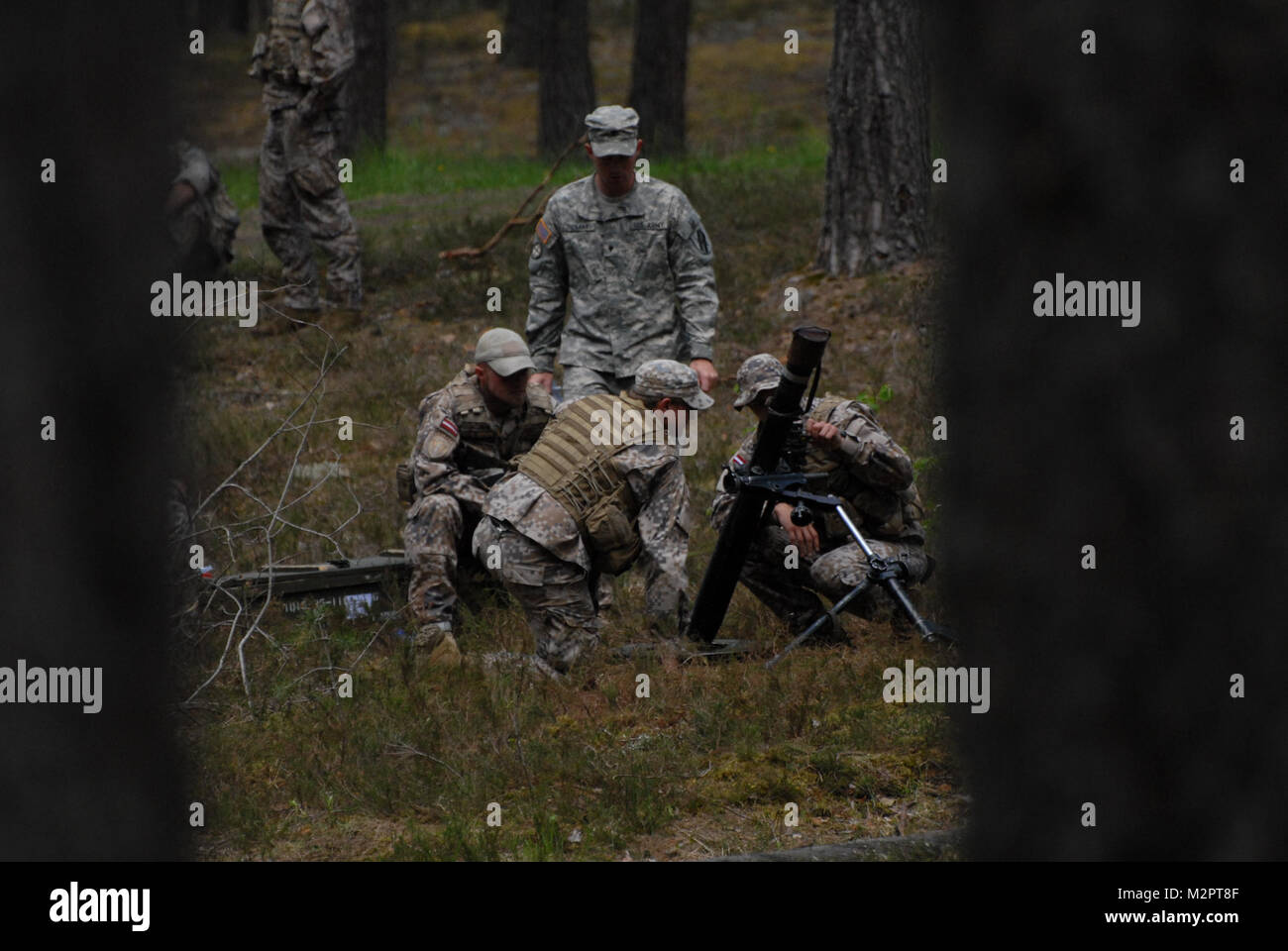 Mortar positioning by Georgia National Guard Stock Photo - Alamy