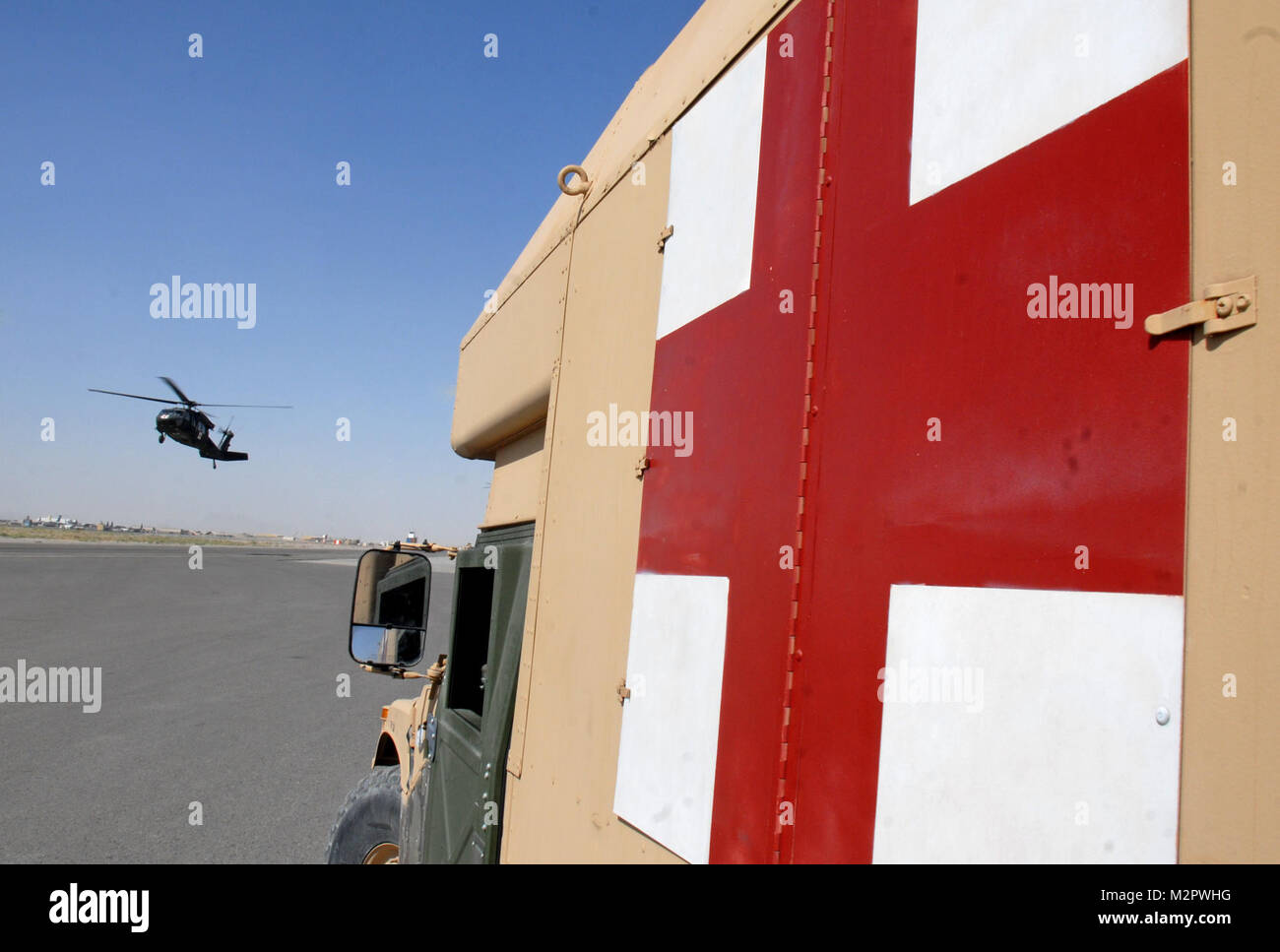 Humvee ambulance hi-res stock photography and images - Alamy