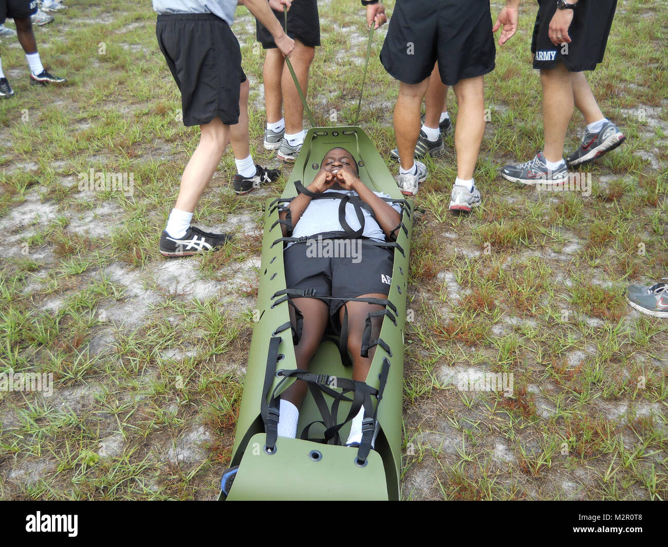 Litter Carry by Georgia National Guard Stock Photo - Alamy