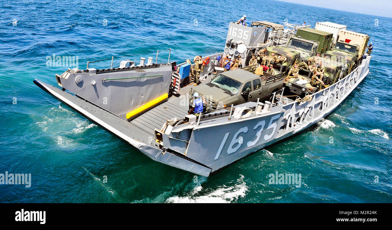 110803-O-ZZ999-007 PACIFIC OCEAN (Aug. 3, 2011) - Landing Craft Utility ...
