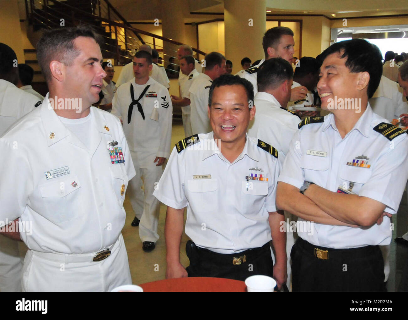 110815-N-XR557-061 SINGAPORE (Aug. 15, 2011) USS Chung-Hoon (DDG 93 ...