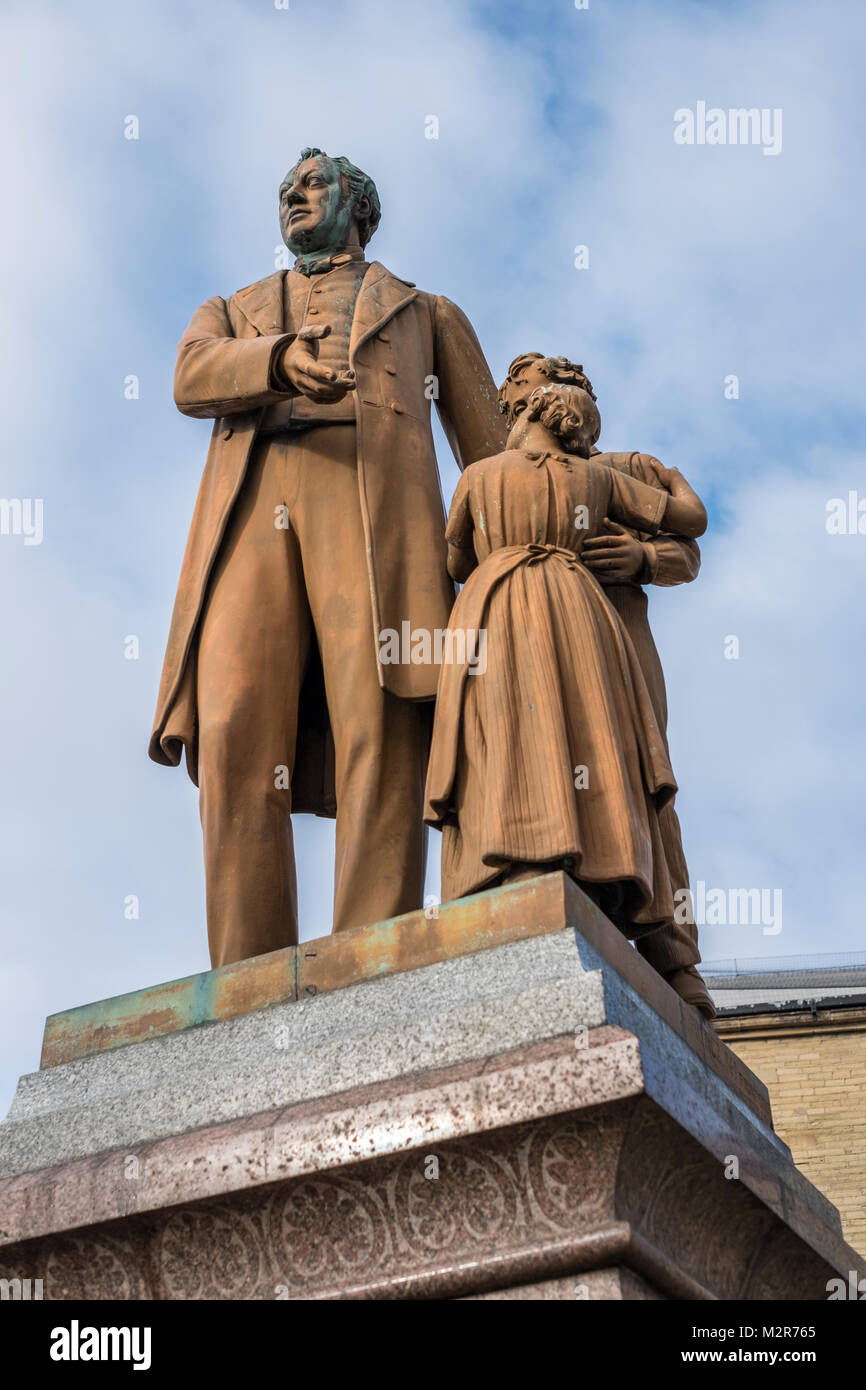 Statue of Richard Oastler, Northgate, Bradford Stock Photo - Alamy