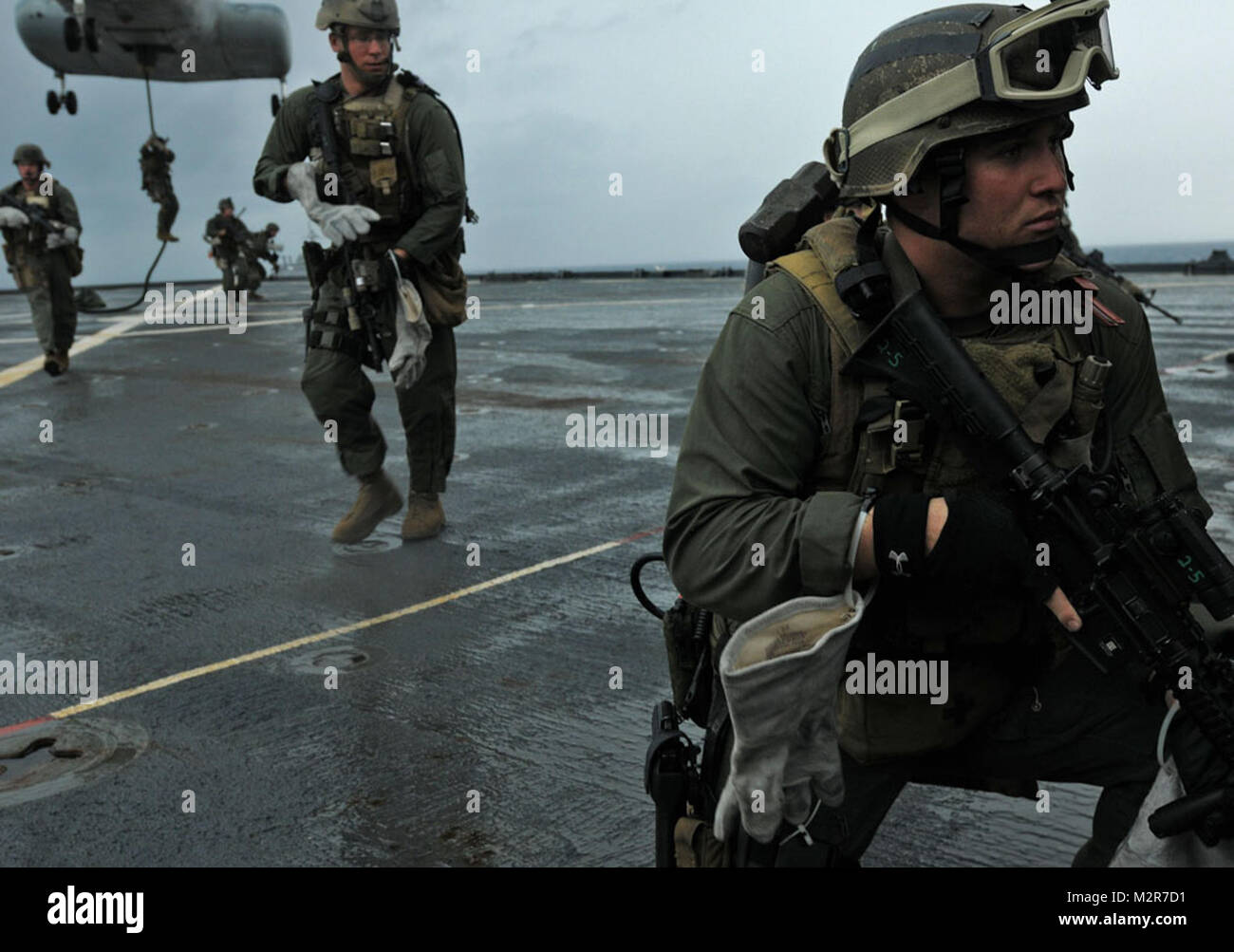 111004-N-MW330-272 PHILIPPINE SEA (Oct. 04, 2011) Marines assigned to ...