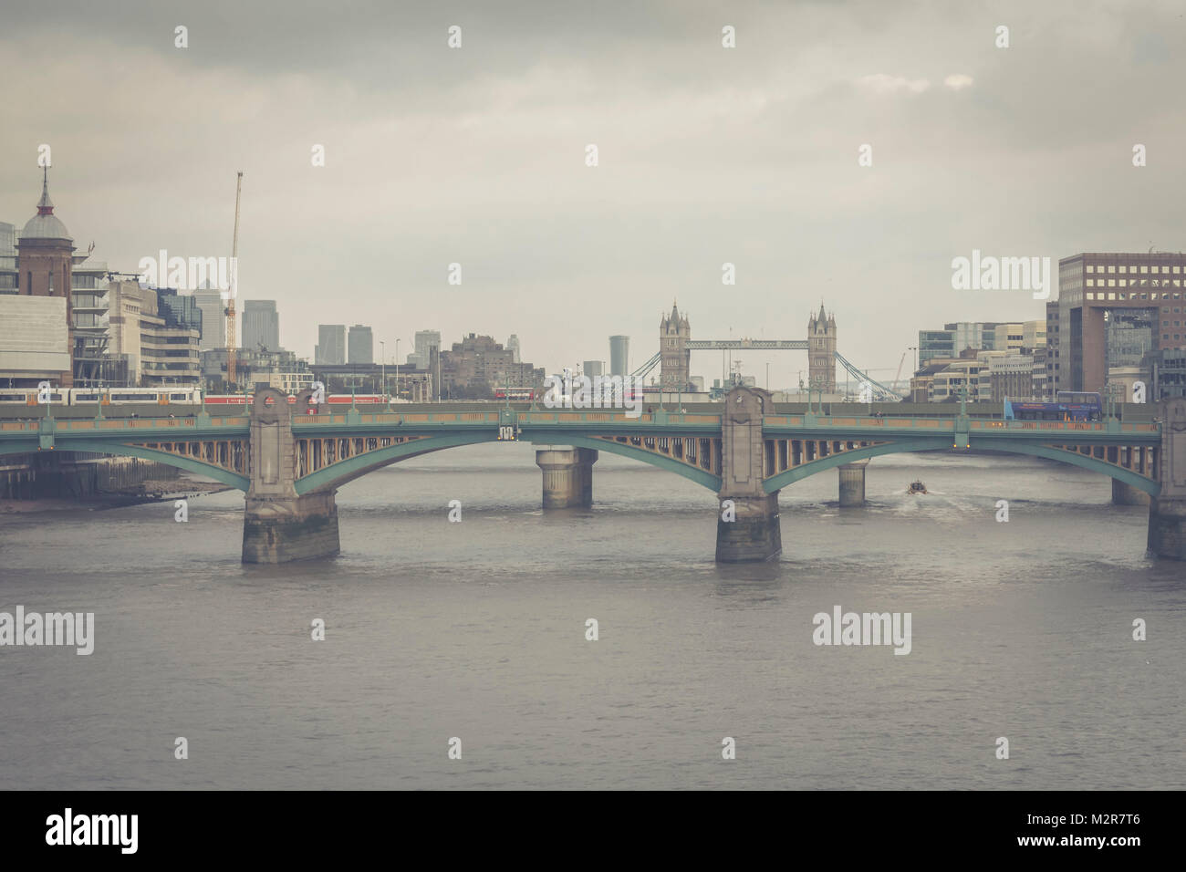 Cannon bridge house hi-res stock photography and images - Alamy