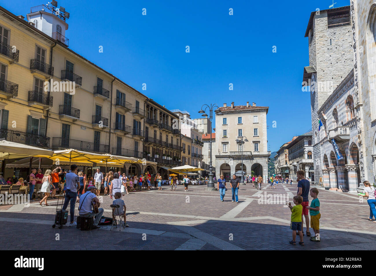 Como town centre hi-res stock photography and images - Alamy