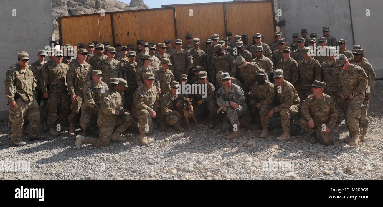 Raymond F. Chandler III, the Sergeant Major of the Army, visits with ...