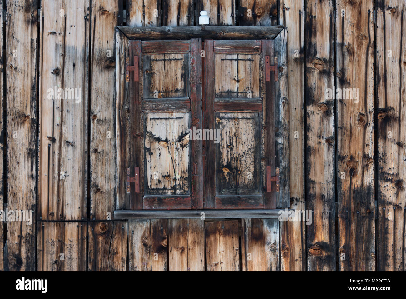 Closed shutters hi-res stock photography and images - Alamy