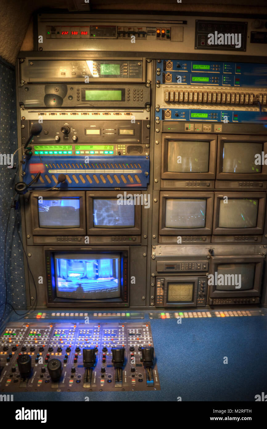 Tv studio filming programs hi-res stock photography and images - Alamy