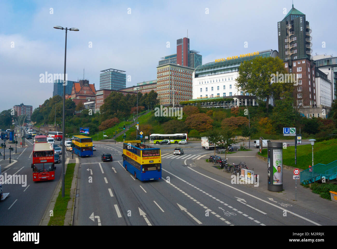 Street scene hamburg st pauli hi-res stock photography and images - Alamy