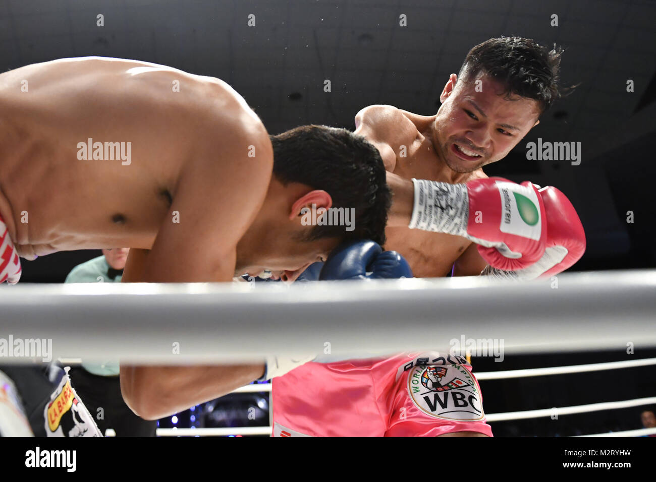Naha, Okinawa, Japan. 4th Feb, 2018. (L-R) Moises Fuentes (MEX), Daigo ...