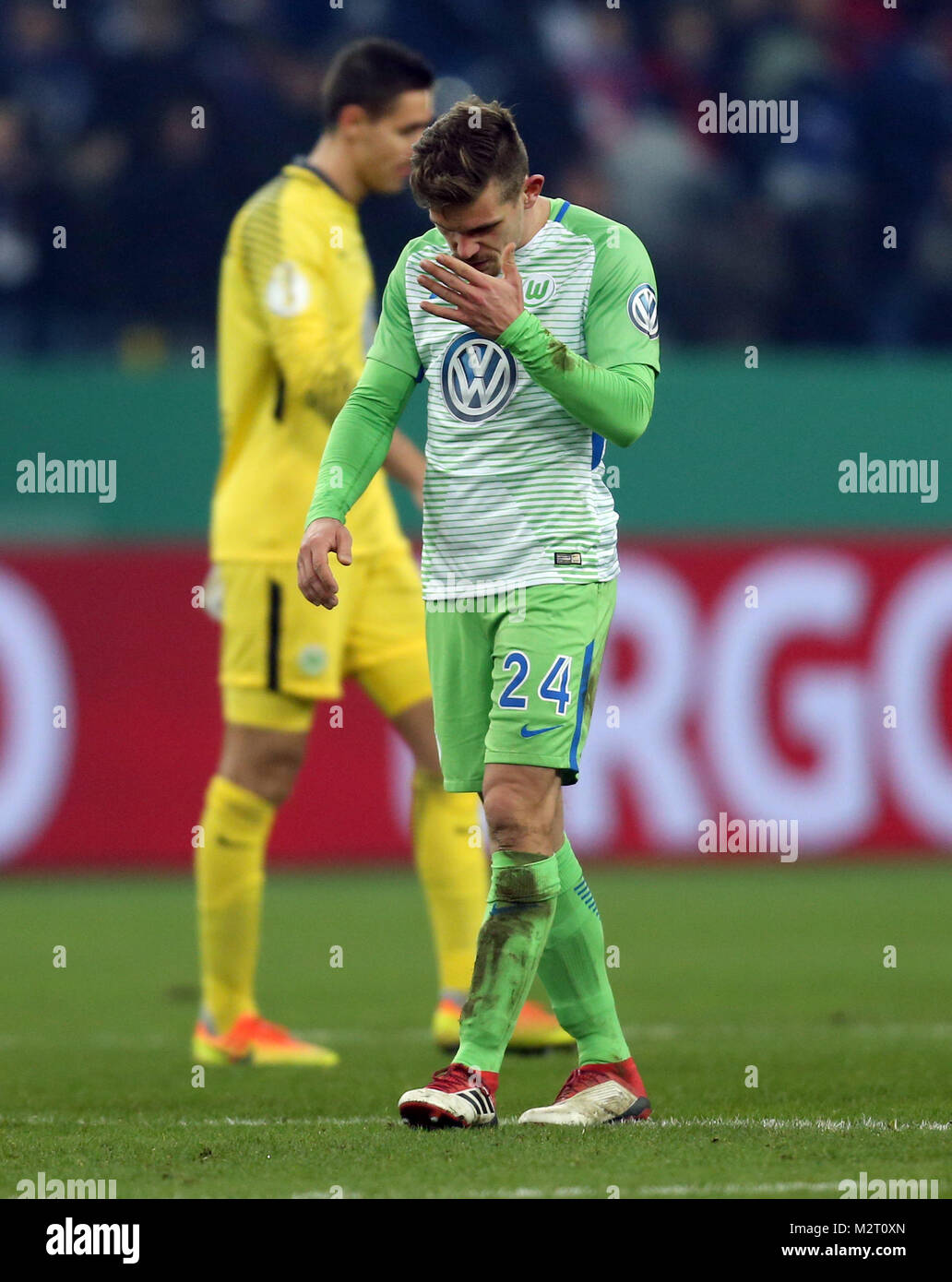 Gelsenkrichen, Germany. 07th Feb, 2018. Wolfsburg's Sebastian Jung and ...