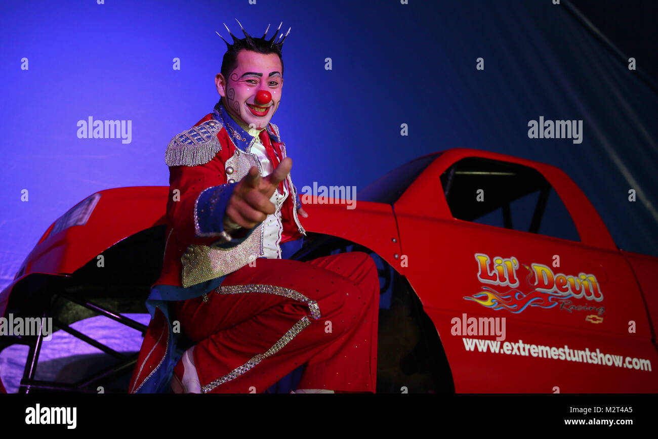 Manchester, UK. 8th Feb, 2018. Henry the Prince of Clowns preparing for ...
