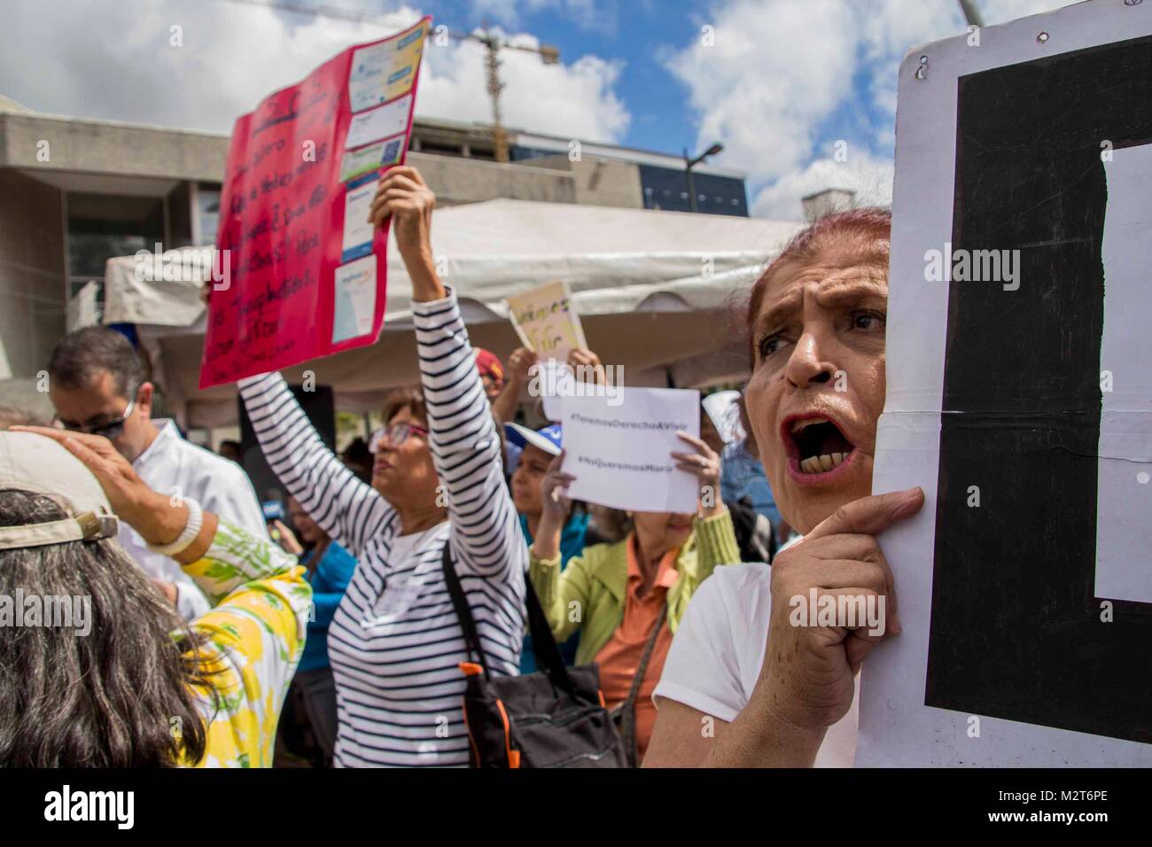 Caracas, Venezuela. 8th Feb, 2018. People protest because of the lack ...