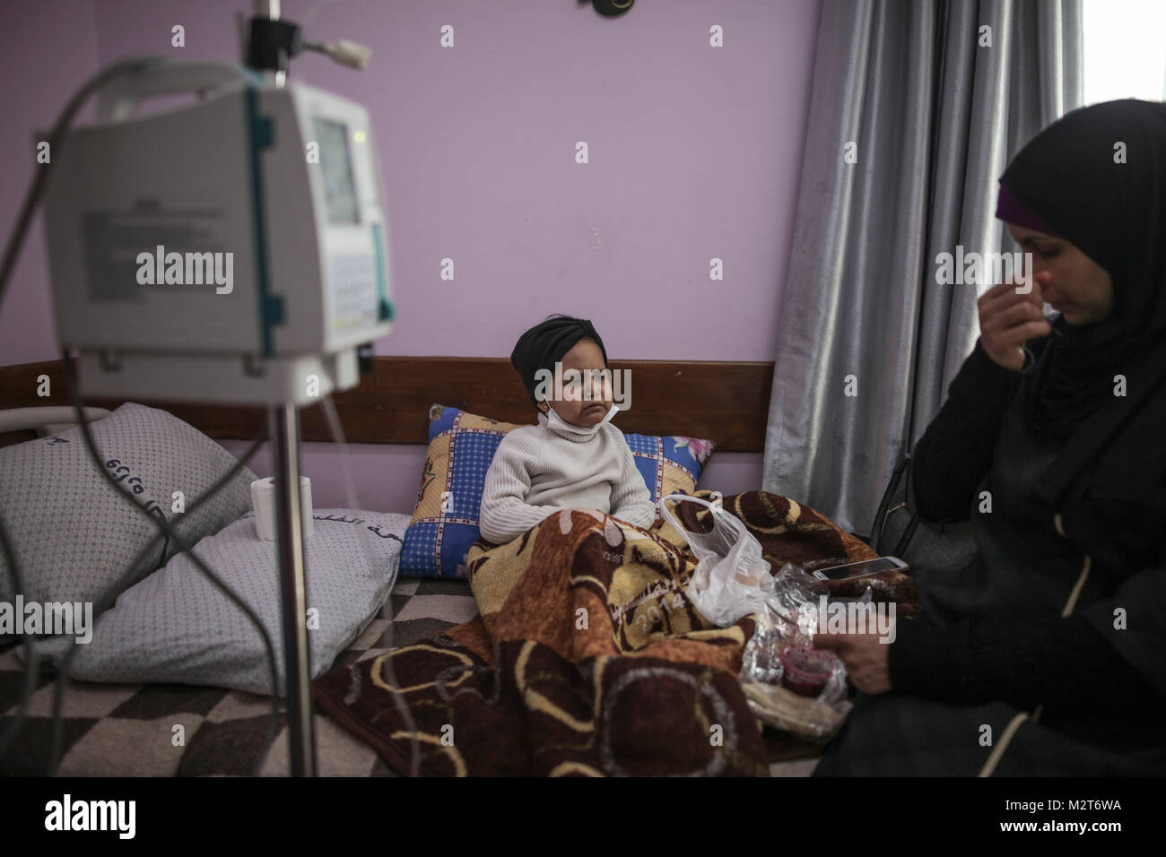 dpatop - A seven-year-old Palestinian cancer patient receives medical ...