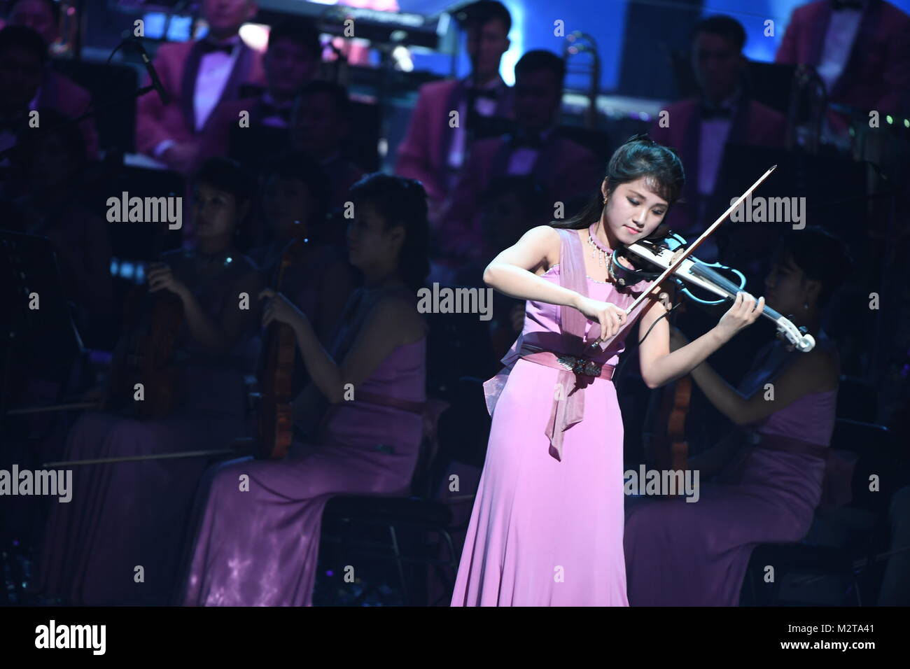 Gangneung, South Korea. 8th Feb, 2018. A member of the Samjiyon ...