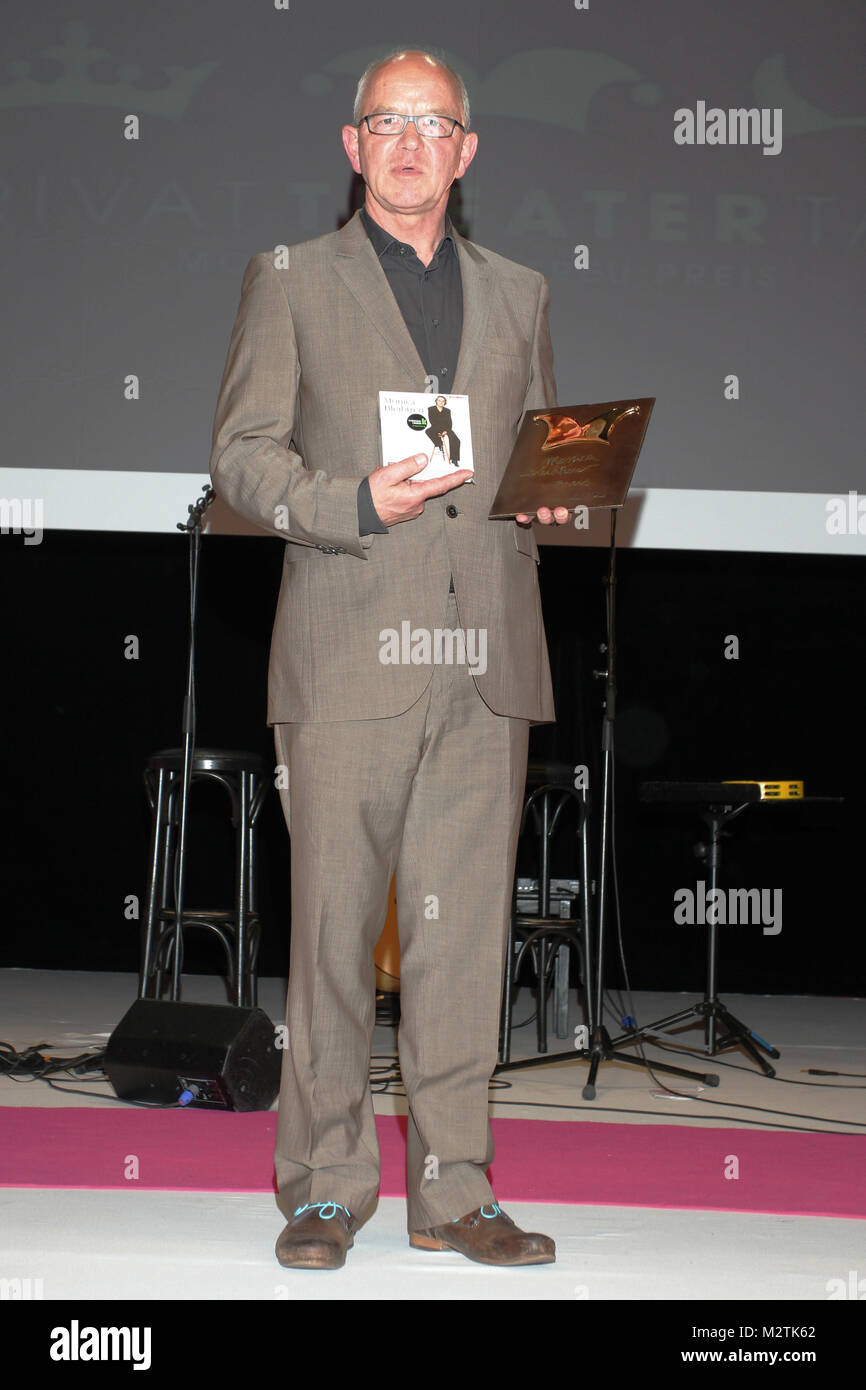 Holzbecher hi-res stock photography and images - Alamy