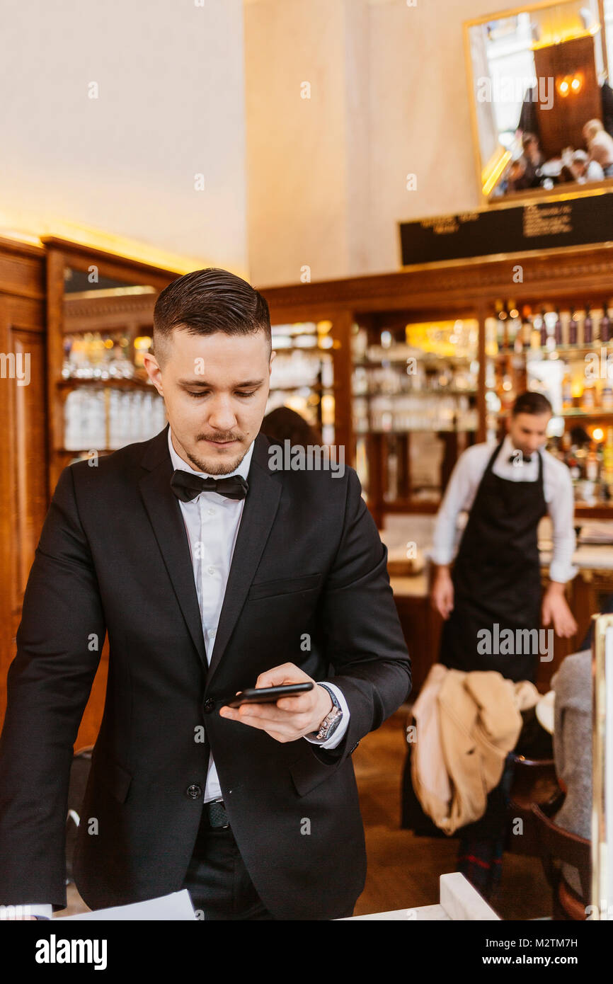 Good waiter hi-res stock photography and images - Alamy