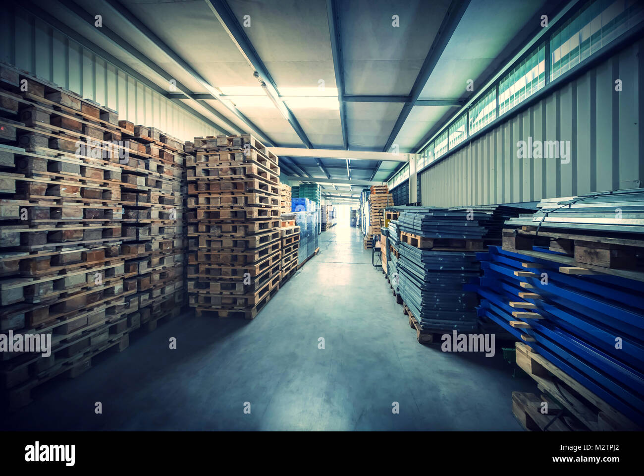 Warehouse interior hi-res stock photography and images - Alamy