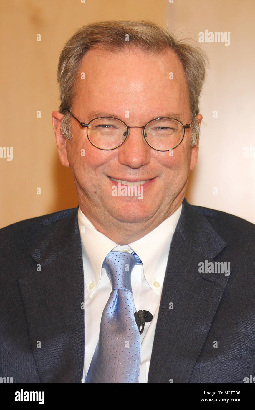 Vernetzung welt hi-res stock photography and images - Alamy