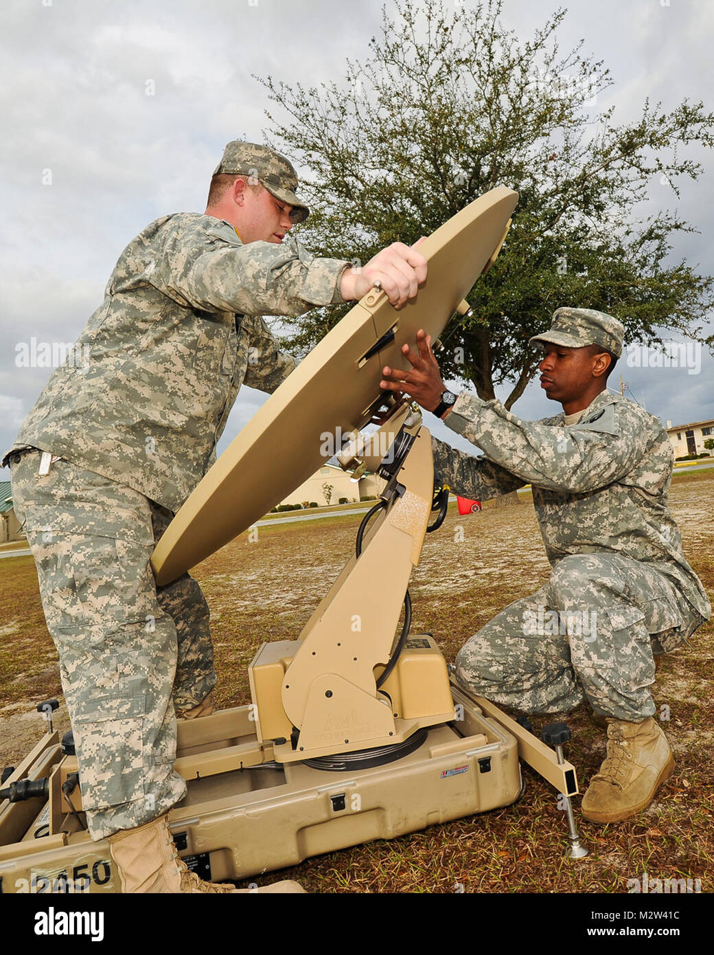 Army National Guardsmen from the 151st Aviation Battalion, McEntire ...