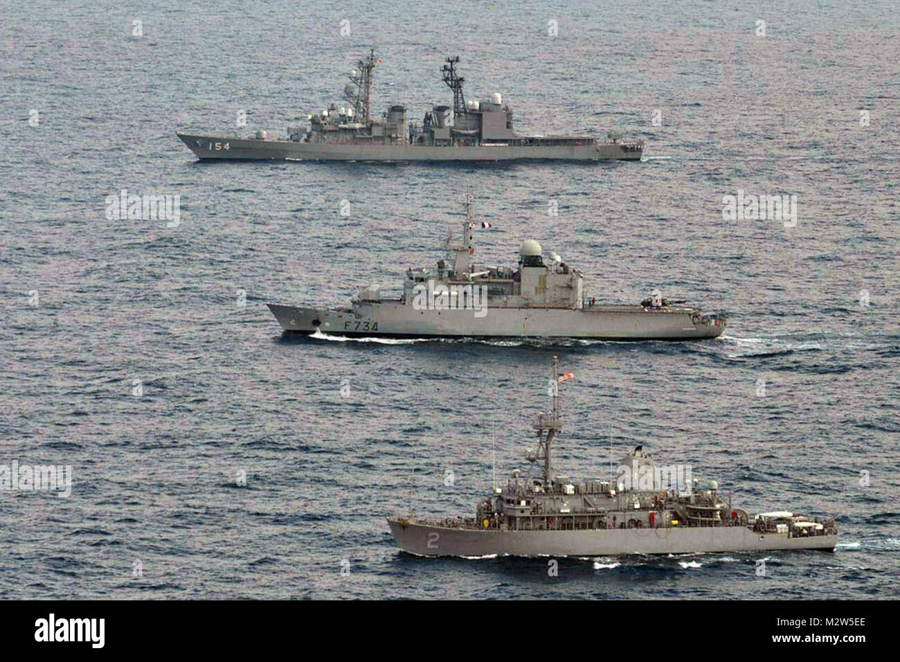 Uss defender hi-res stock photography and images - Alamy