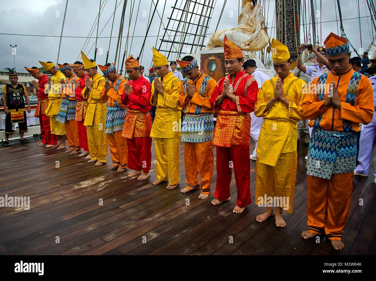 Indonesian Navy Ship Visits Pearl Harbor - perform a traditional dance ...