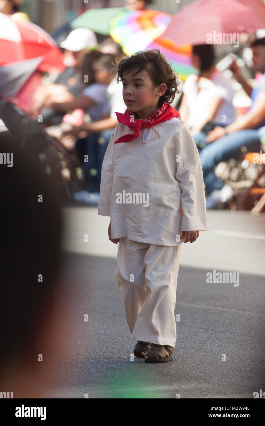 Mexico usa border child hi-res stock photography and images - Alamy