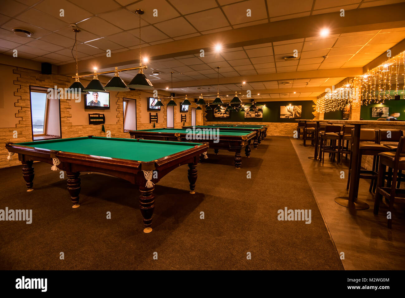 Billiard tables hi-res stock photography and images - Alamy