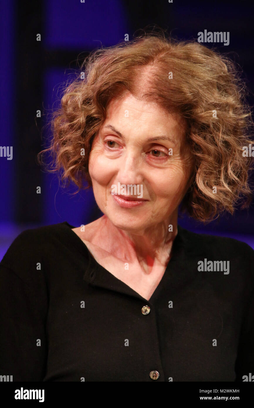 Lily brett hi-res stock photography and images - Alamy