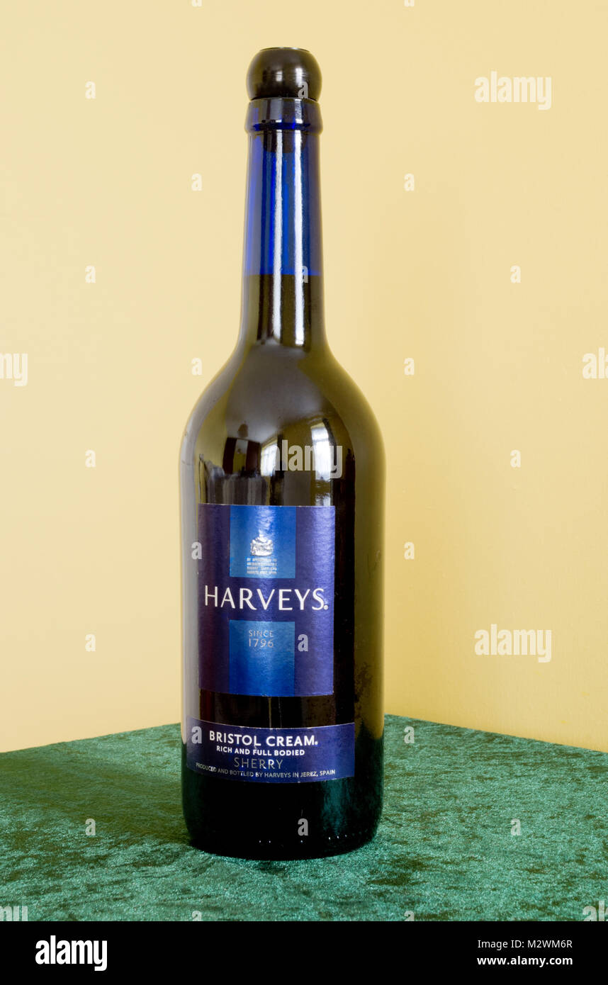 Sherry Bottle Stock Photos & Sherry Bottle Stock Images - Alamy