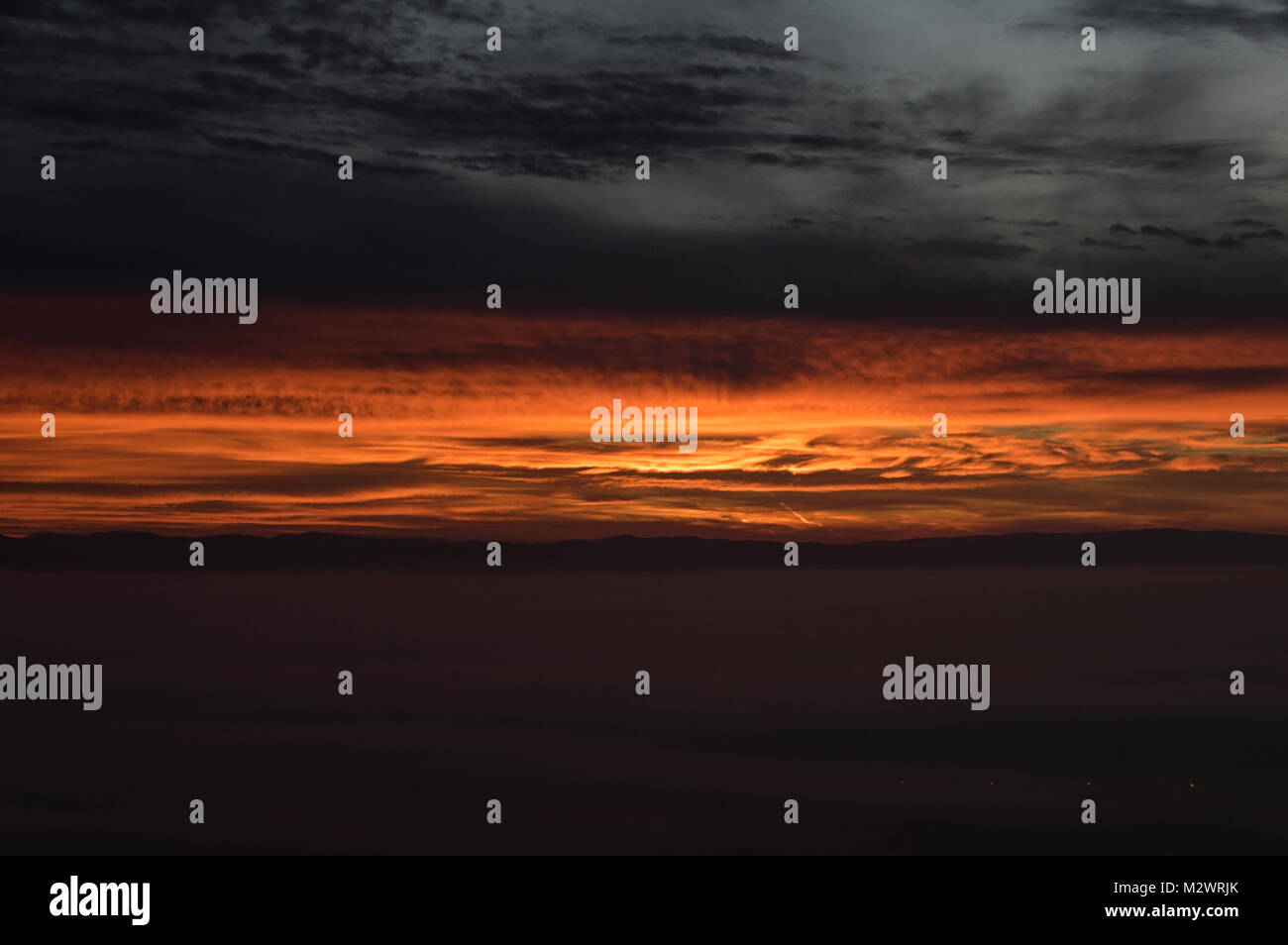 Sunrise line hi-res stock photography and images - Alamy