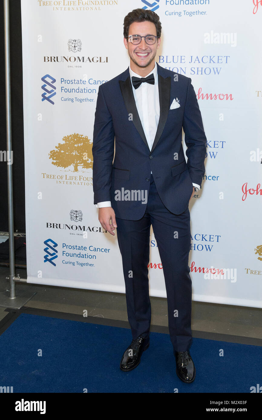 Dr mike varshavski hi-res stock photography and images - Alamy