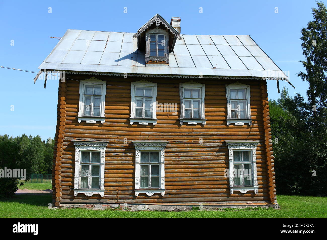 Log wood house hi-res stock photography and images - Alamy