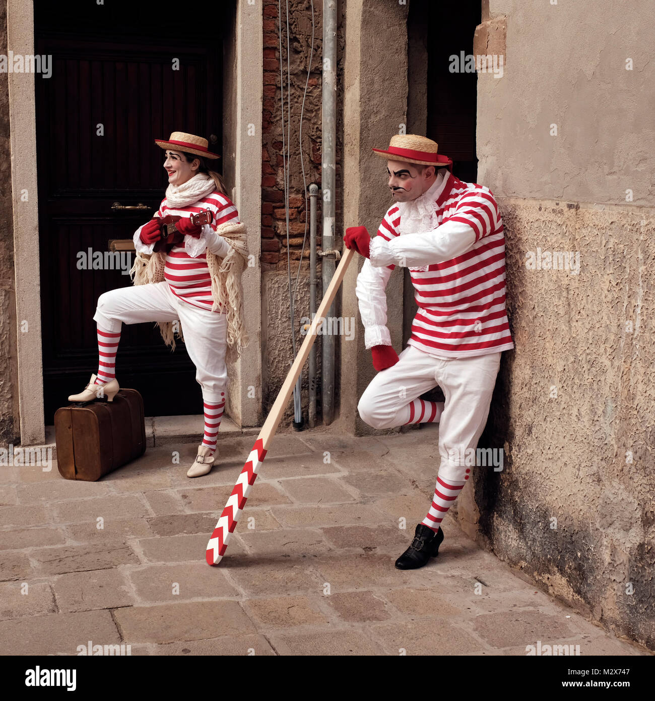 Mime artists hi-res stock photography and images - Alamy