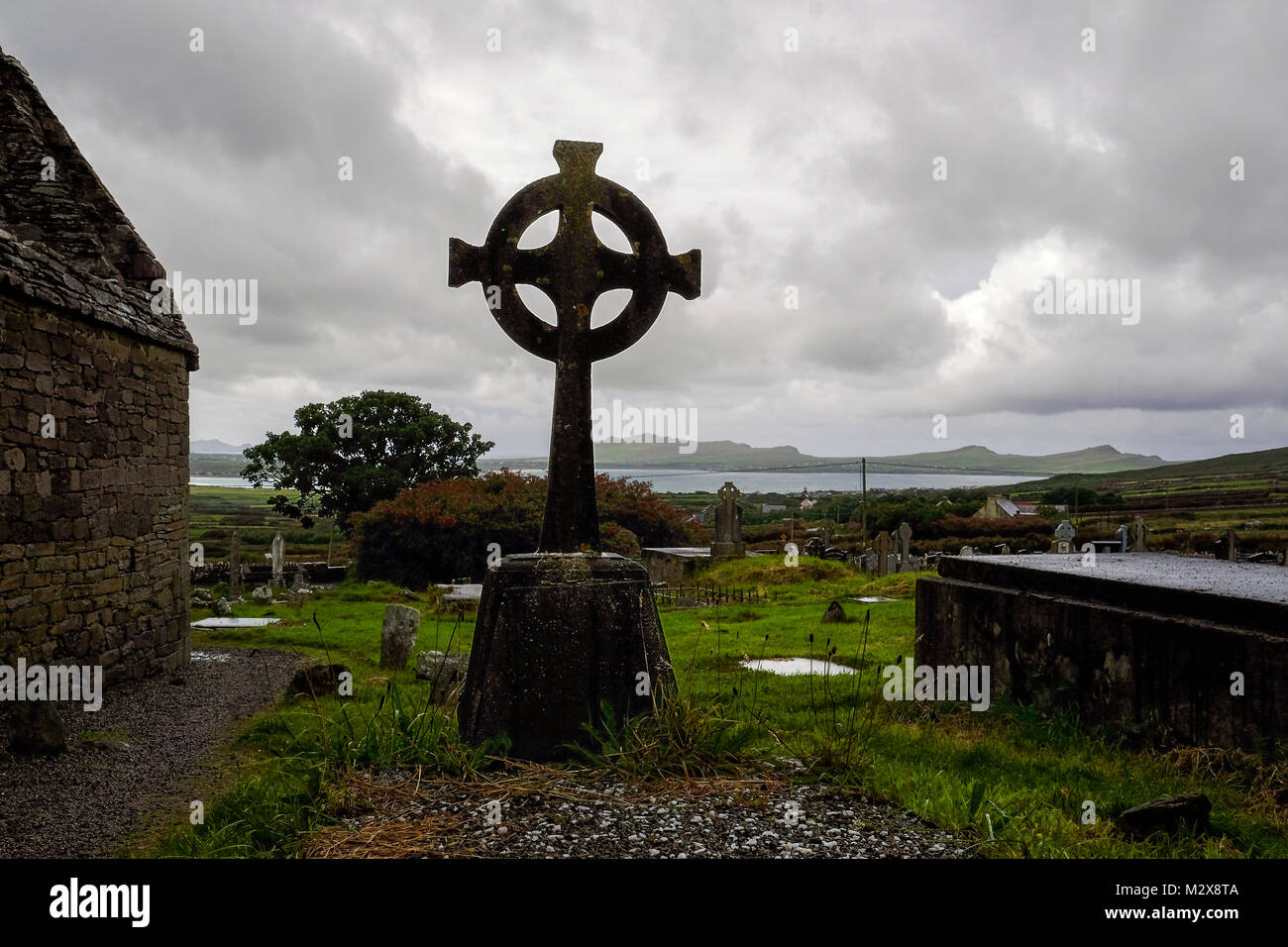 Ireland. Dingle, Kilmalkedar church. Early Christian and Medieval site ...